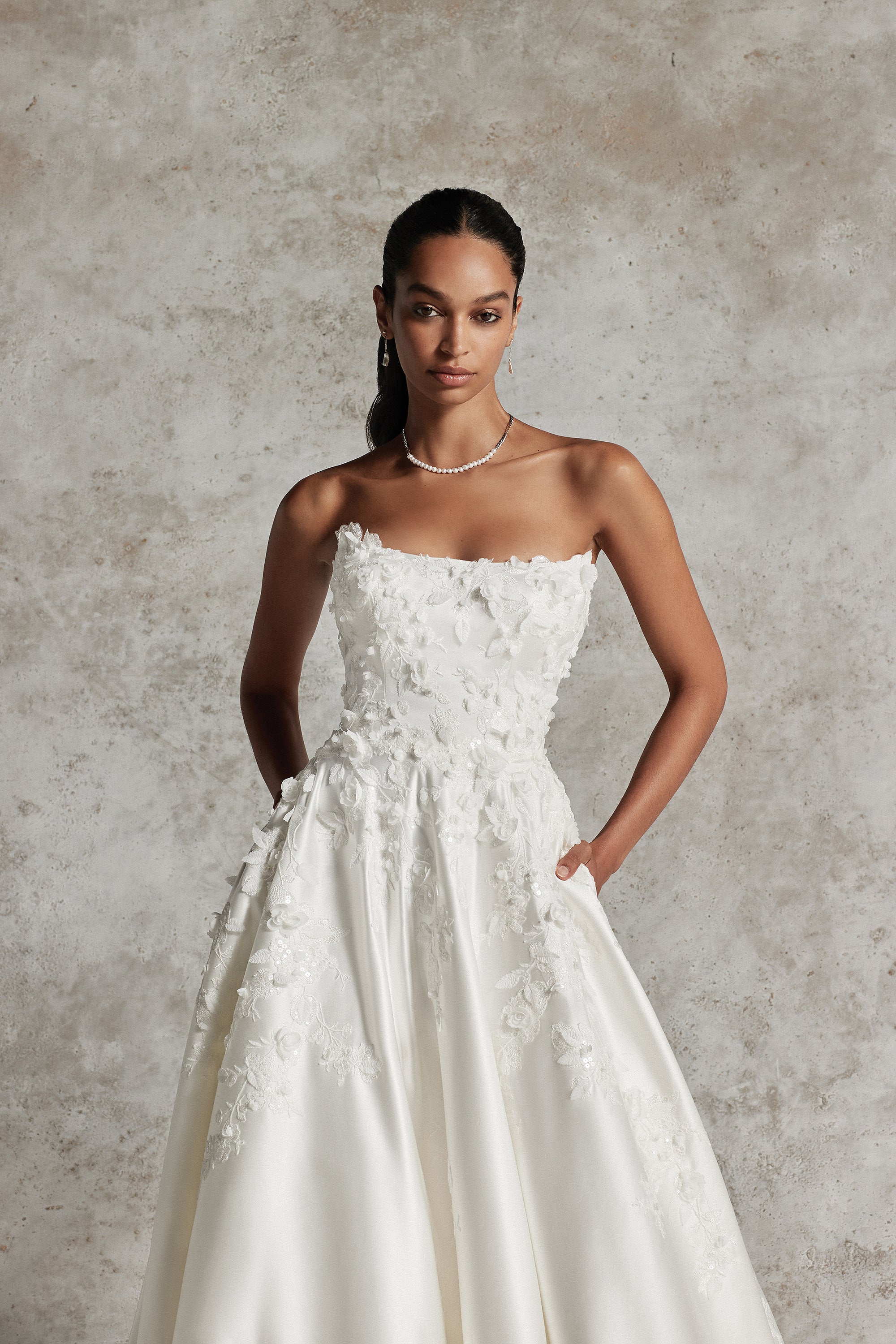 Amani by Justin Alexander Signature – The White Flower