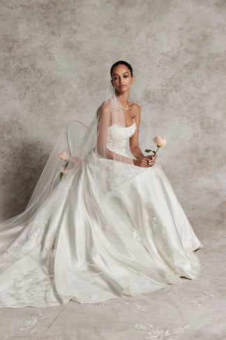 Amani by Justin Alexander Signature – The White Flower