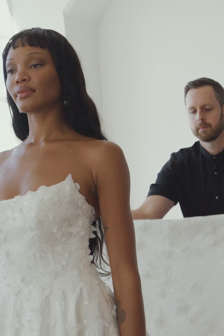 Amani by Justin Alexander Signature – The White Flower